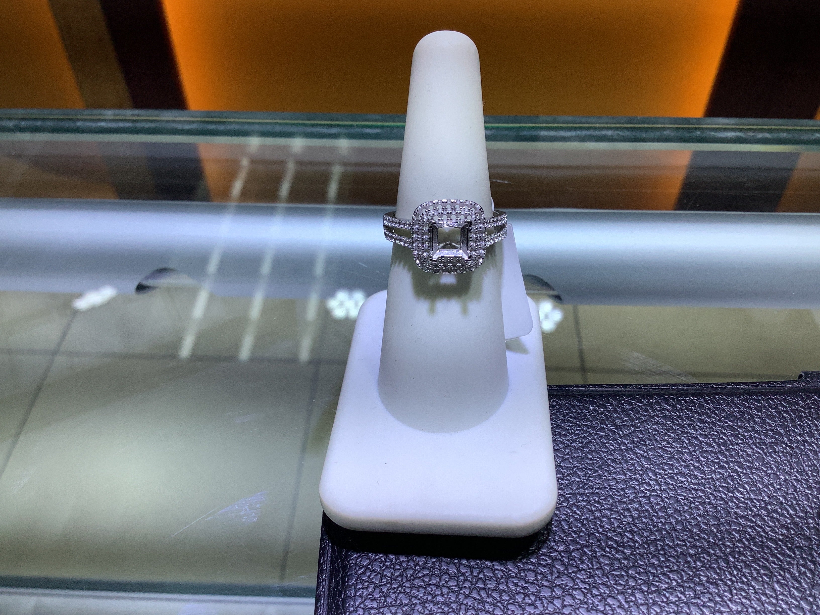 DRN RF85272 — Diamond Marquise